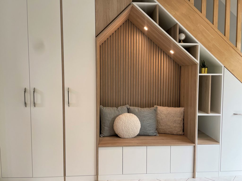 Aménagement sous escalier : sublimez votre espace avec notre solution sur mesure | Archea